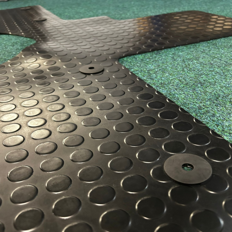 VW T6.1 Walk-Through Premium Rubber Cabin Mat - Circle